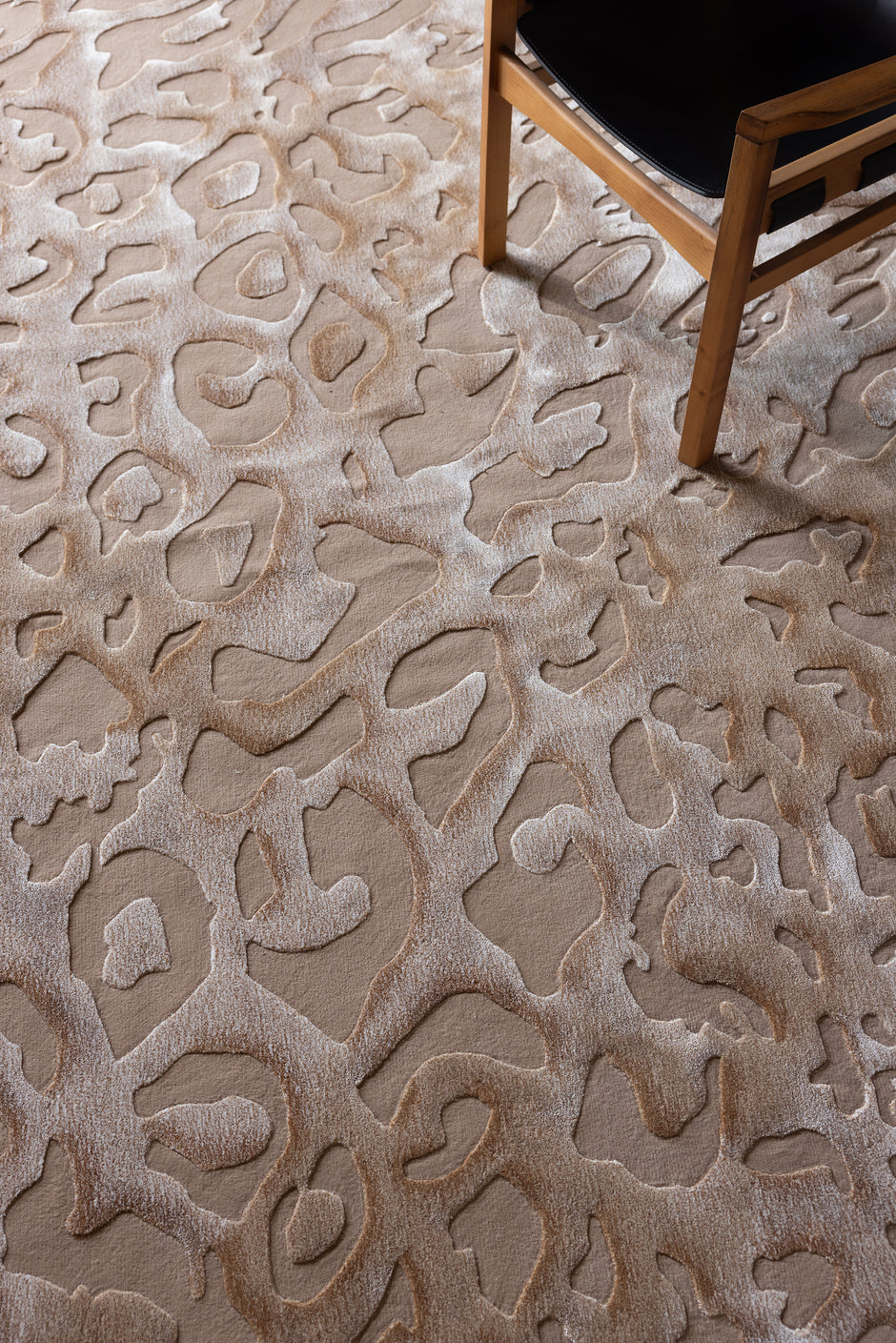 Handcrafted & Designer Carpets and Rugs Manufacturers in Dubai | Zuma ...